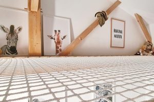 Hammock floor and suspended net : the loft net