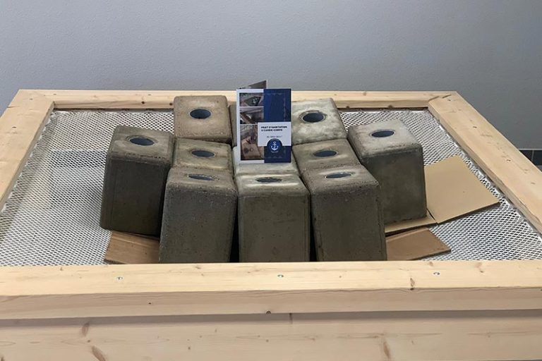 Hammock floor and suspended net : the loft net